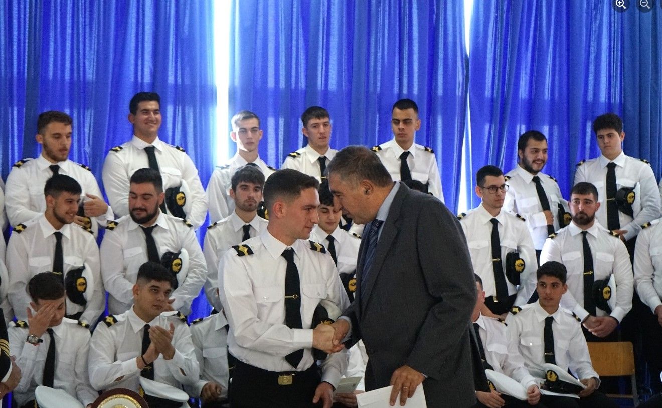 Δωρεά τριών υποτροφιών σε αριστούχους σπουδαστές των ΑΕΝ Χίου και ...
